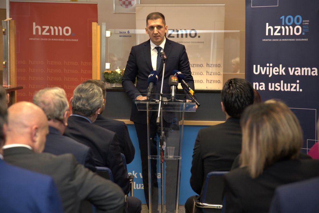 ĐAKOVO LIVE - Svečano otvorena obnovljena poslovna zgrada Hrvatskog ...